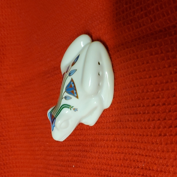 Elizabeth Arden | Accents | Treasures Of The Pharaohs Frog Figurine ...